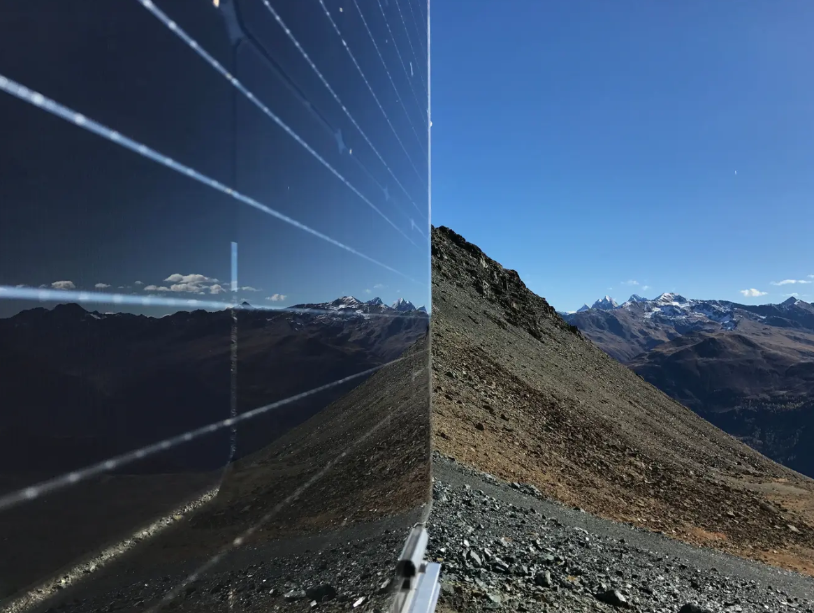 New PV Solar Panels for Switzerland | Ski Flight Free